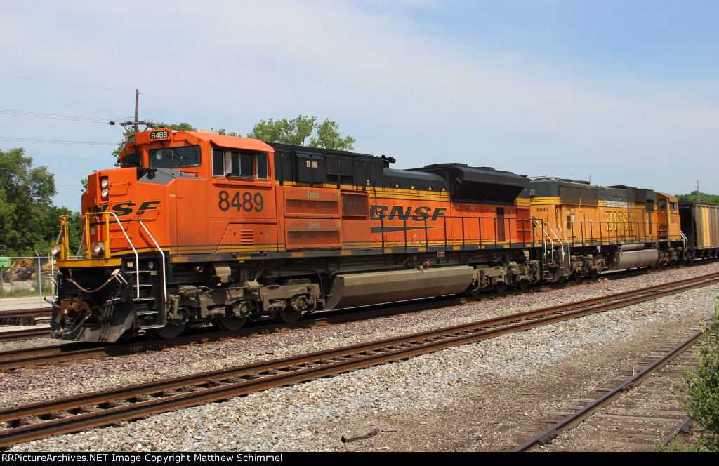 BNSF 8489